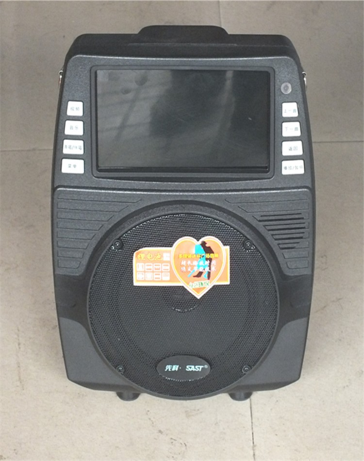 尼康d880,尼康d7000,尼康d80_大山谷图库